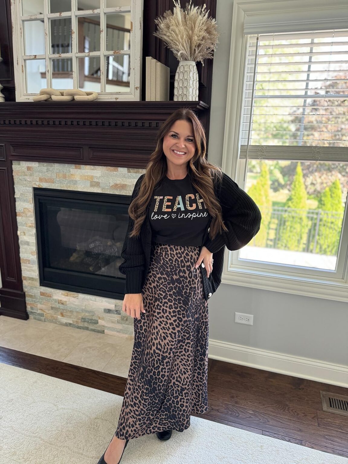 How to Style Teacher T-Shirts: From Casual to Chic - Teaching in Heels